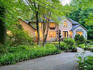 Mount Hope, Hamilton Neighbourhood Guide